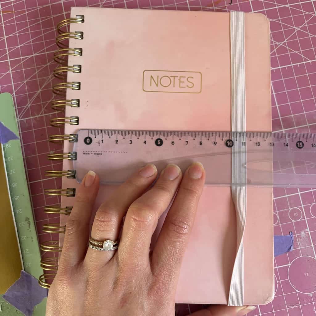 Comment personnaliser un carnet soi-même avec du vinyle